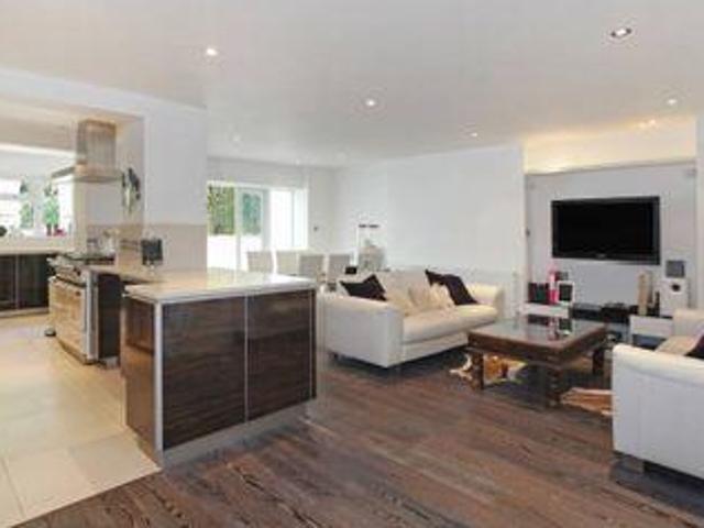 1 Bedrooms Flat for rent in Upper Addison Gardens, London W14