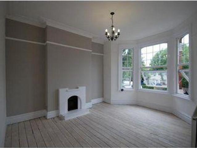 1 Bedrooms Flat for rent in Upper Richmond Road, Putney SW15