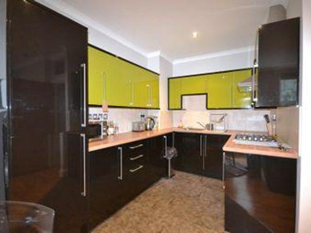 1 Bedrooms Flat for rent in Uxbridge Road, London, Shepherds Bush W12