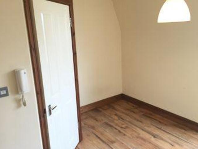 1 Bedrooms Flat for rent in Uxbridge Road, London W12