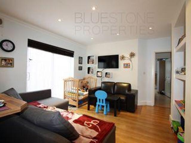 1 Bedrooms Flat for rent in Valley Road, Streatham SW16