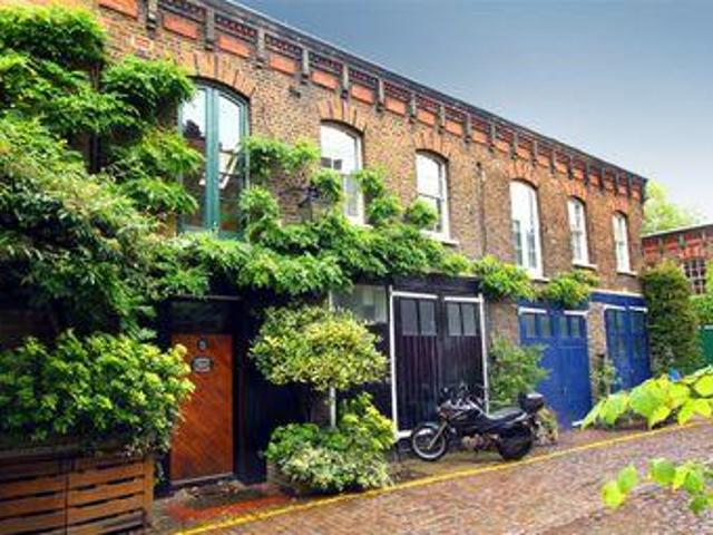 1 Bedrooms Flat for rent in Verbena Cottage, Lucerne Mews W8