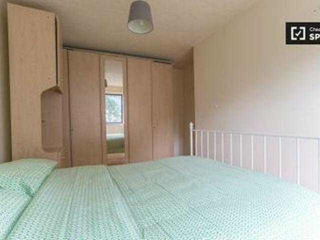1 Bedrooms Flat for rent in Vesey Path, London E14