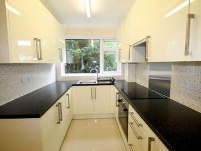 1 Bedrooms Flat for rent in Vivian Court, Alexandra Grove, West Finchley, London N12