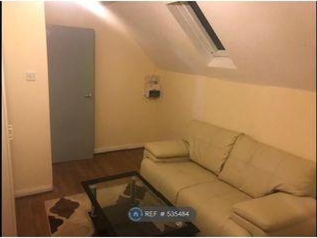 1 Bedrooms Flat for rent in Vivvan Place, Manchester M14