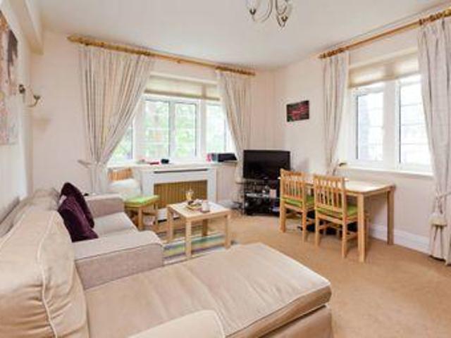1 Bedrooms Flat for rent in Vicarage Court, Vicarage Gate, London W8