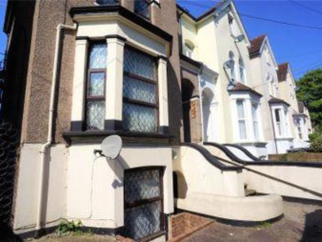 1 Bedrooms Flat for rent in Vicarage Road, Strood, Rochester ME2