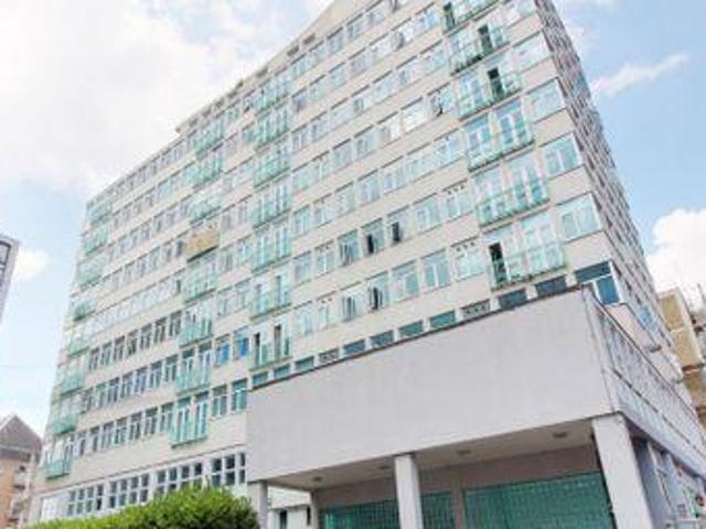 1 Bedrooms Flat for rent in Victoria Avenue, Southend On Sea SS2