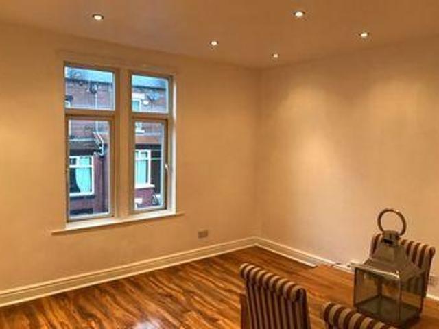 1 Bedrooms Flat for rent in Village Place, Leeds LS4