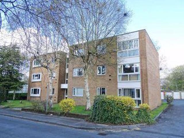 1 Bedrooms Flat for rent in Villiers Court, North Circle, Whitefield Manchester M45