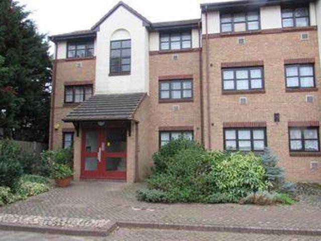 1 Bedrooms Flat for rent in Violet Close, Wallington, Surrey SM6