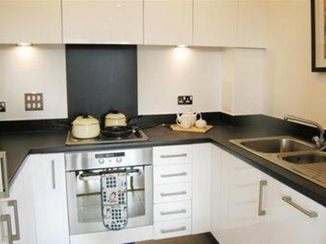 1 Bedrooms Flat for rent in Viridian Apartments, Battersea Park Road SW8
