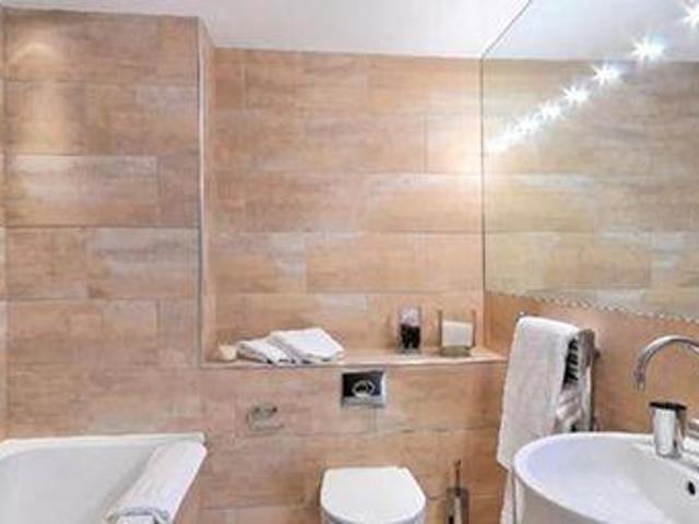 1 Bedrooms Flat for rent in Young Street, South Kensington W8