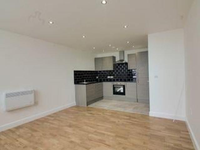 1 Bedrooms Flat for rent in York Towers, 383 York Road, Leeds, West Yorkshire LS9