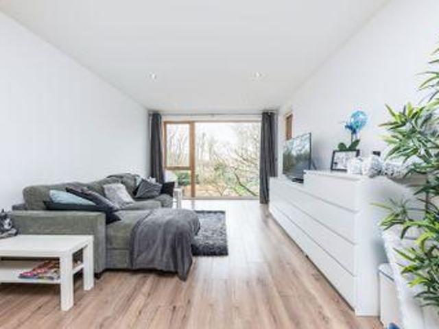1 Bedrooms Flat for sale in 13 Ebony Crescent, Barnet EN4