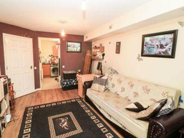 1 Bedrooms Flat for sale in 1B The Generals Walk, Enfield EN3