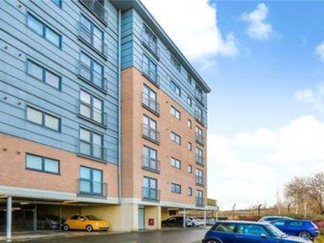 1 Bedrooms Flat for sale in 2/2, Barrland Court, Glasgow, Lanarkshire G41