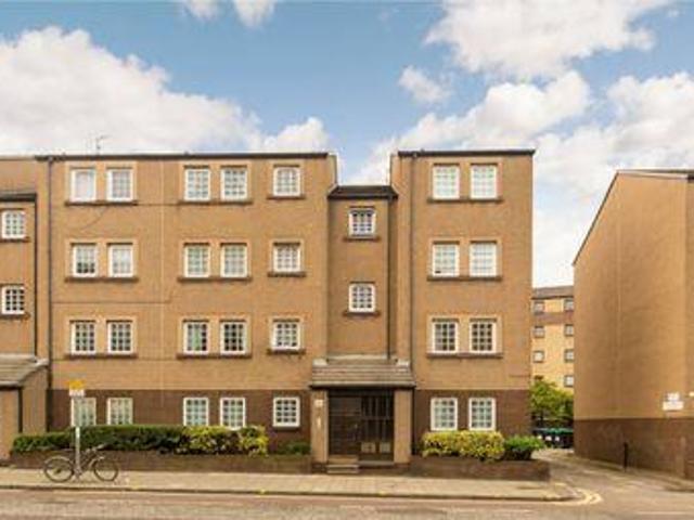 1 Bedrooms Flat for sale in 26/4 Causewayside, Newington EH9