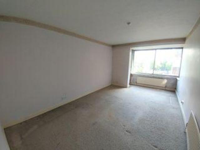 1 Bedrooms Flat for sale in 36 Dingwall Road, Croydon CR0