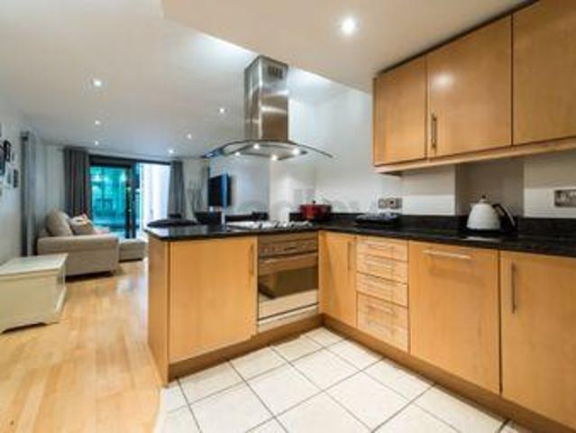 1 Bedrooms Flat for sale in 41 Millharbour, London E14