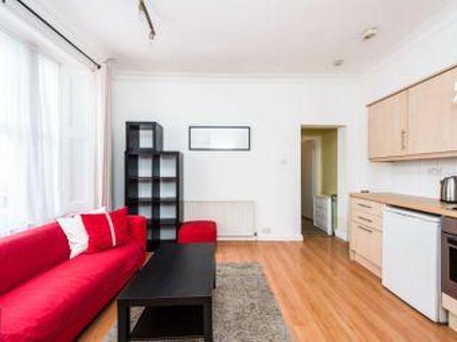 1 Bedrooms Flat for sale in 4 Cavendish Road, London SW19
