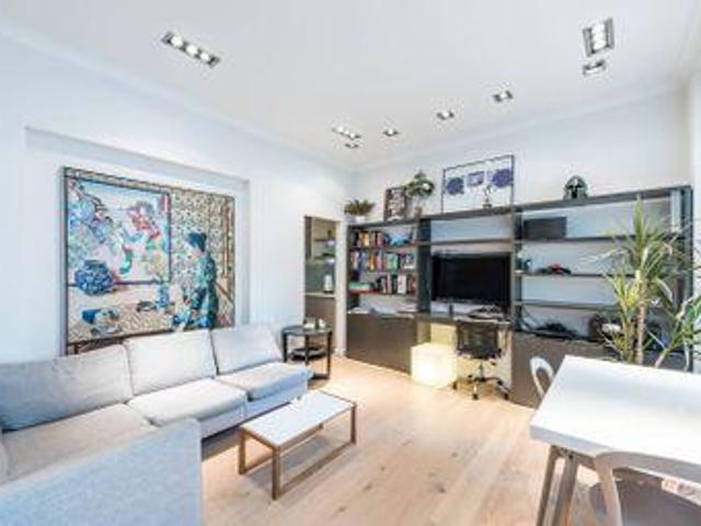 1 Bedrooms Flat for sale in Courtfield Road, South Kensington, London SW7