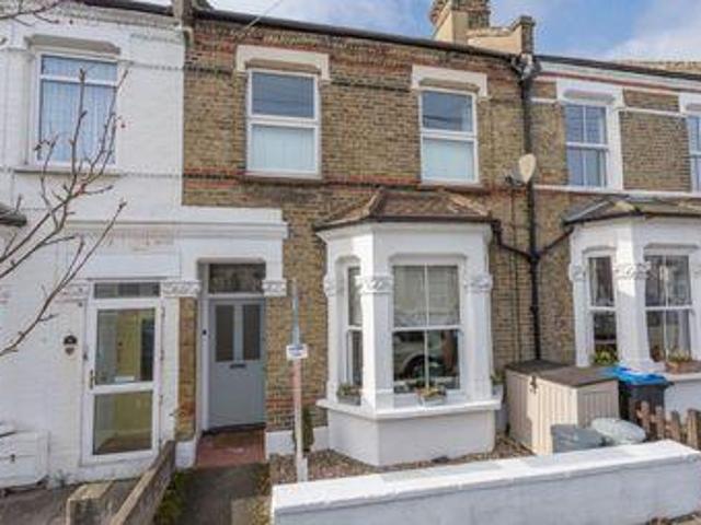 1 Bedrooms Flat for sale in Cochrane Road, Wimbledon SW19
