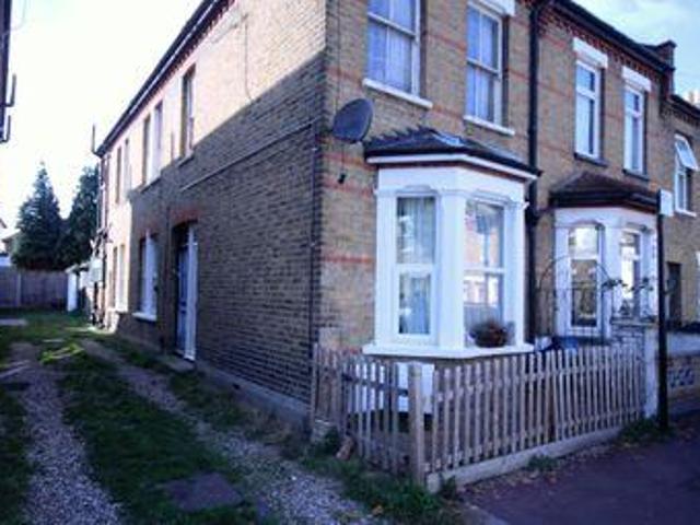1 Bedrooms Flat for sale in Colchester Road, Southend On Sea, Essex SS2