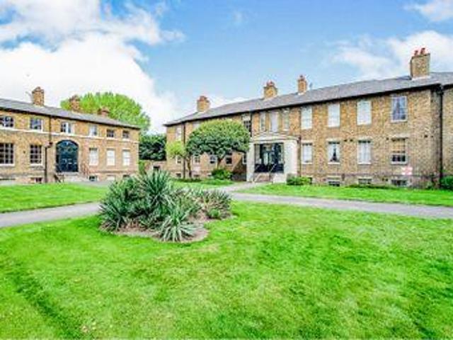 1 Bedrooms Flat for sale in Connaught Mews, London SE18