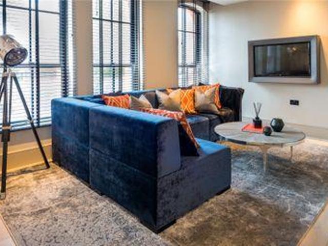 1 Bedrooms Flat for sale in Cabul Road, Battersea SW11