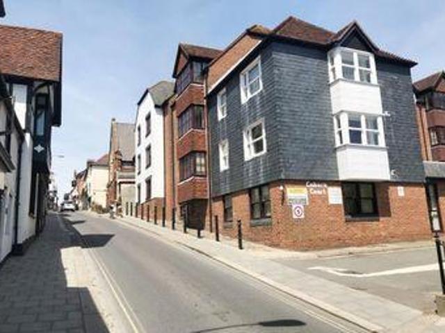 1 Bedrooms Flat for sale in Caburn Court, Station Street, Lewes, East Sussex BN7