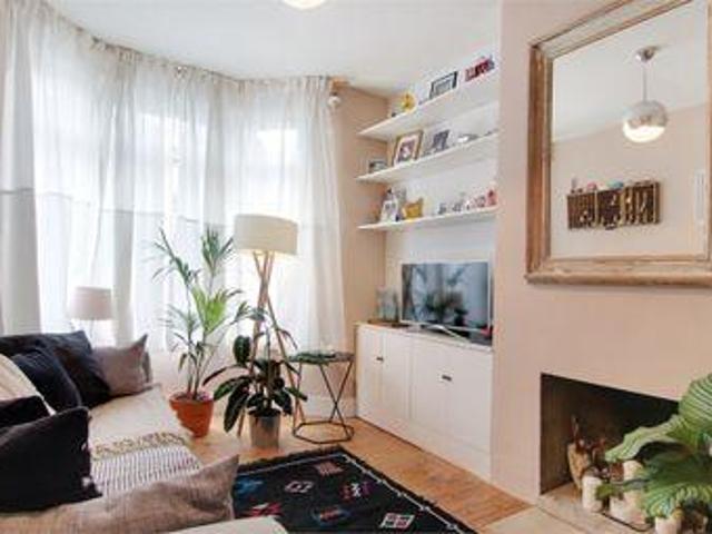 1 Bedrooms Flat for sale in Callis Road, Walthamstow, London E17