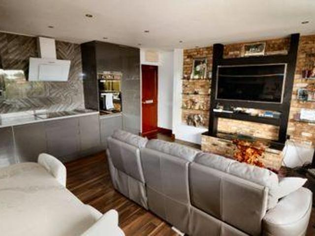 1 Bedrooms Flat for sale in Cambridge Road, Puckeridge, Ware SG11