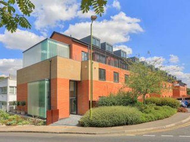 1 Bedrooms Flat for sale in Camp Road, St. Albans AL1