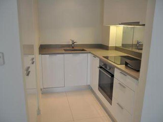 1 Bedrooms Flat for sale in Cardinal Building, Station Approach UB3
