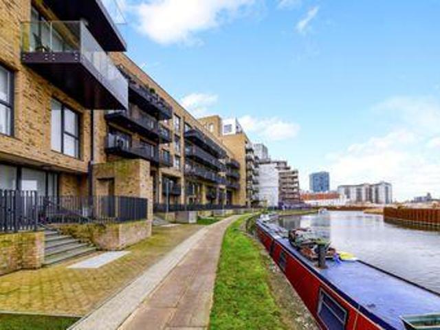 1 Bedrooms Flat for sale in Carrick Court, Bow River Village, Bow E3