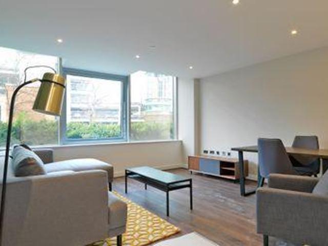 1 Bedrooms Flat for sale in Churchill Place, Basingstoke RG21