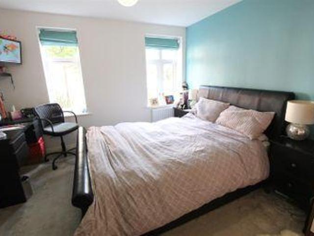 1 Bedrooms Flat for sale in Chalfont Road, London SE25