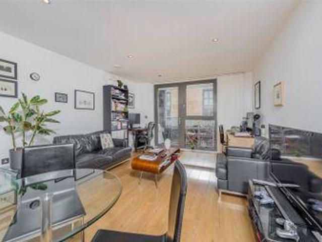 1 Bedrooms Flat for sale in Chamberlain Court, Silwood Street, London SE16