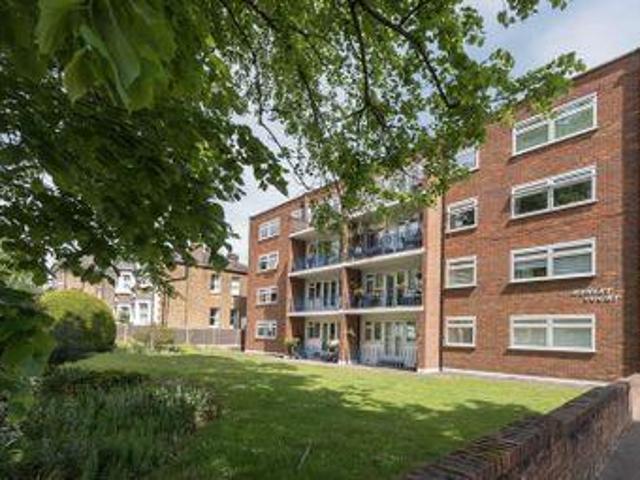 1 Bedrooms Flat for sale in Chase Side, London N14