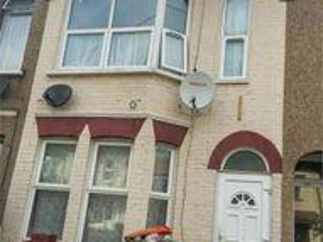 1 Bedrooms Flat for sale in Charlemont Road, London E6