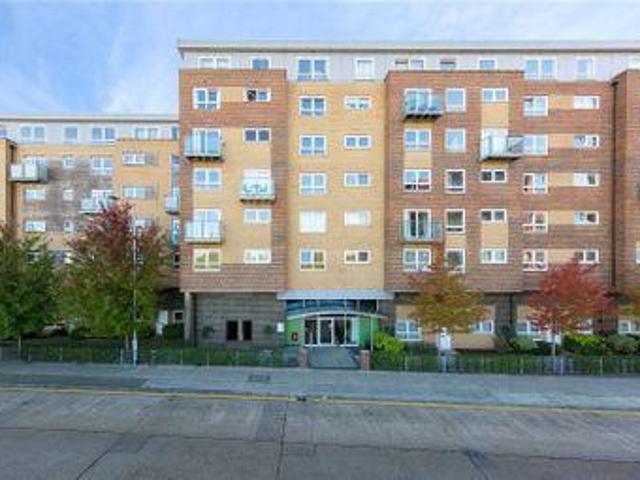 1 Bedrooms Flat for sale in Cherrydown East, Basildon, Essex SS16