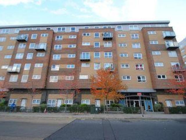 1 Bedrooms Flat for sale in Cherrydown East, Basildon SS16