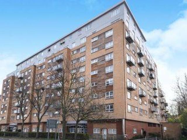 1 Bedrooms Flat for sale in Cherrydown East, Basildon SS16
