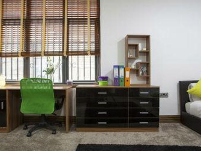 1 Bedrooms Flat for sale in Claremont, Bradford, West Yorkshire BD7