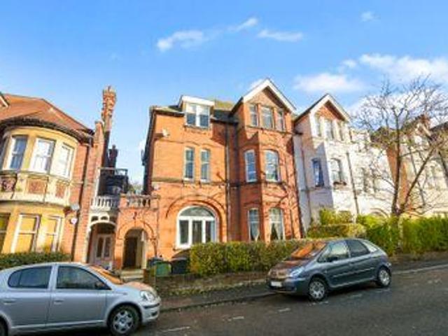 1 Bedrooms Flat for sale in Claremont Gardens, Surbiton KT6