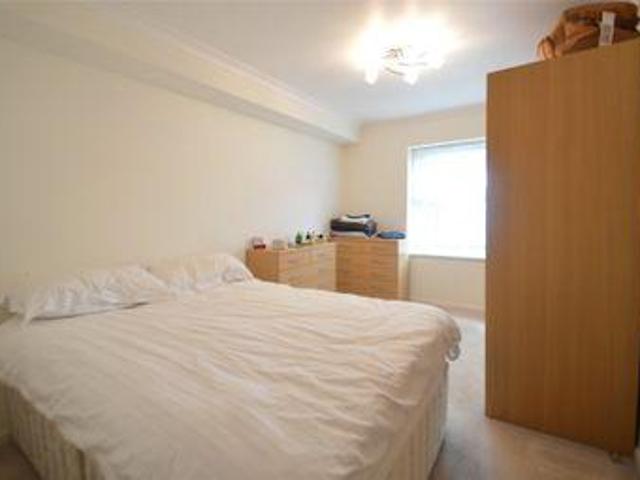 1 Bedrooms Flat for sale in Clarence Court, 16 18 Craufurd Rise, Maidenhead, Berkshire SL6