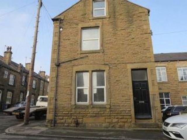 1 Bedrooms Flat for sale in Clough Street, Morley, Leeds LS27