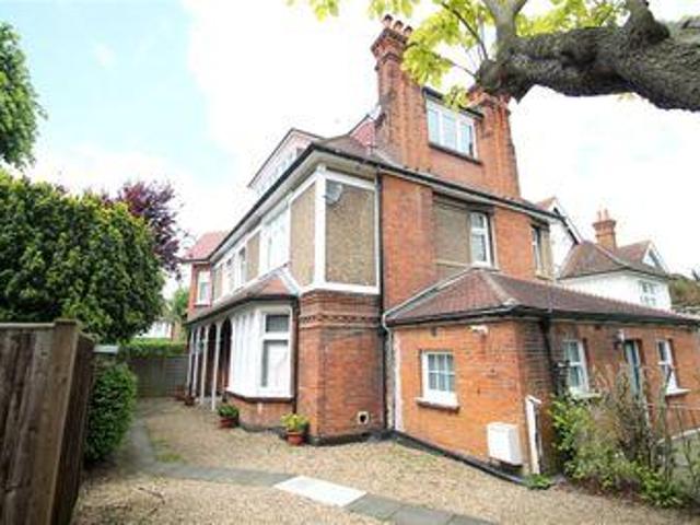 1 Bedrooms Flat for sale in Cranes Park Avenue, Surbiton KT5