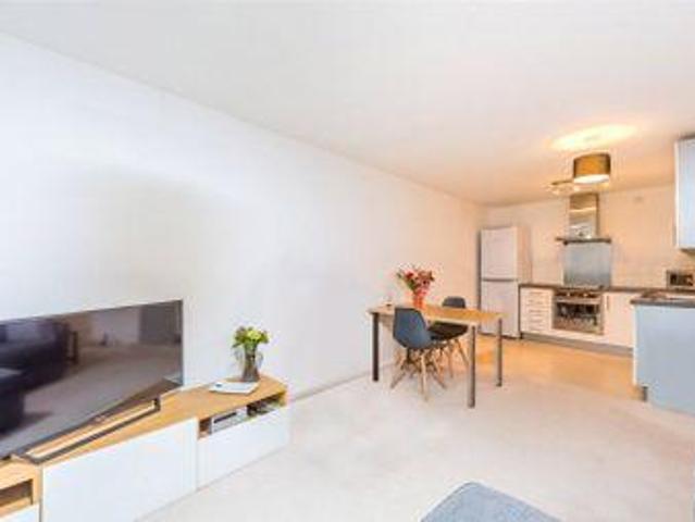 1 Bedrooms Flat for sale in Admiral House, St George Wharf, Vauxhall, London SW8